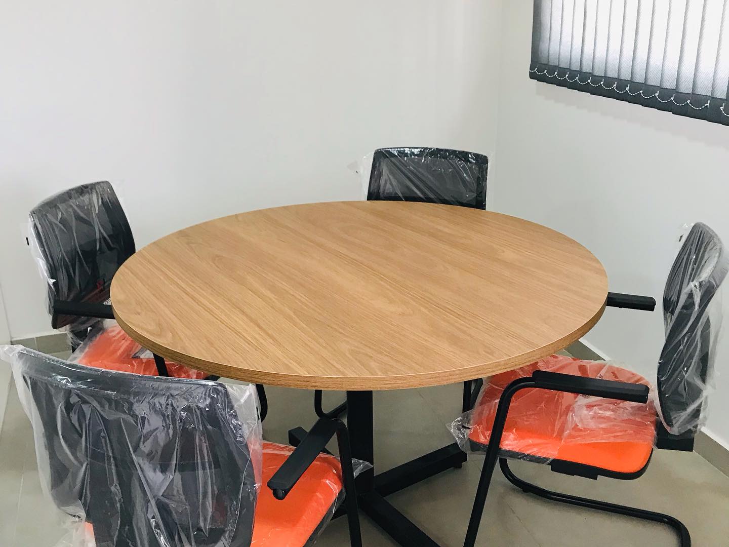 Foldable Table Round office table - Furniture Village